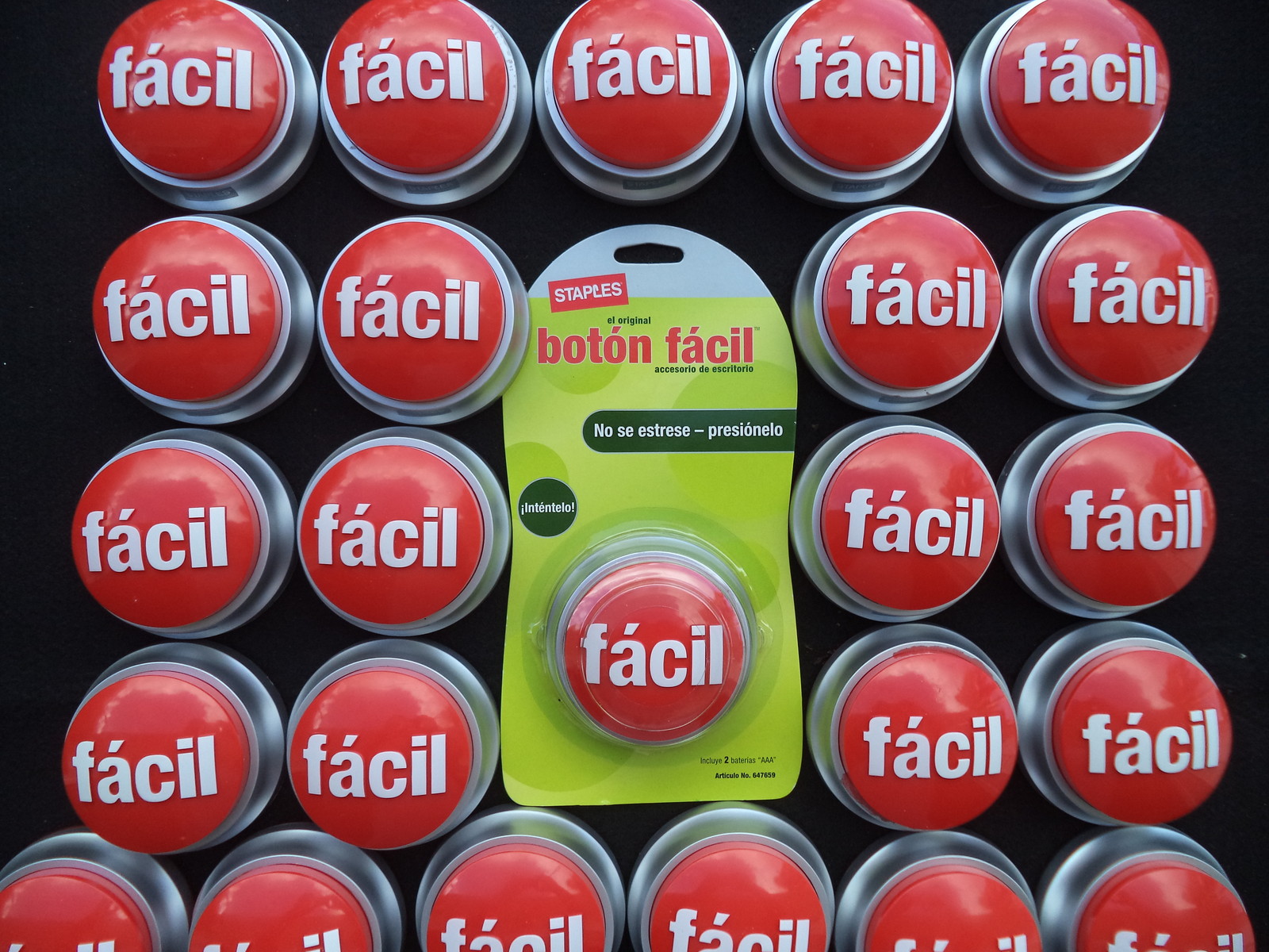 STAPLES en español botón fácil Spanish EASY BUTTON boton BUTTON ...