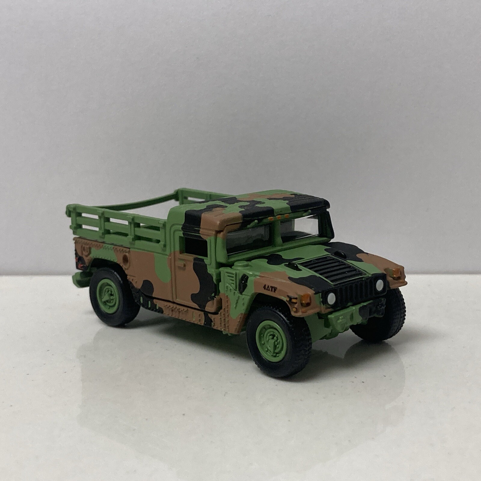 1992-2004 Hummer H1 Troop Humvee Collectible 1/64 Scale Diecast Diorama ...