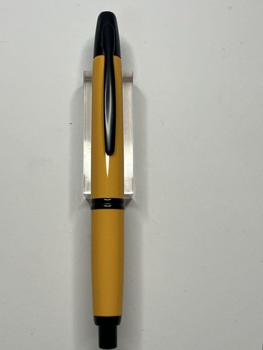 Pilot Capless Fountain Pen Yellow & Black M Medium Rare Vanishing Point ...