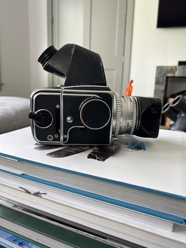 Hasselblad 500 C Kit: Camera Body, 80mm Lens, Viewfinder and Film Back ...
