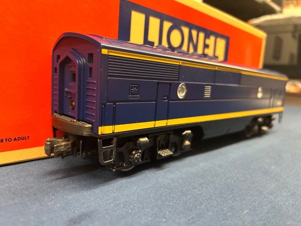 Lionel ATSF F-3 B-Unit Non-Powered Diesel Engine w/ Railsounds 6-18122 ...