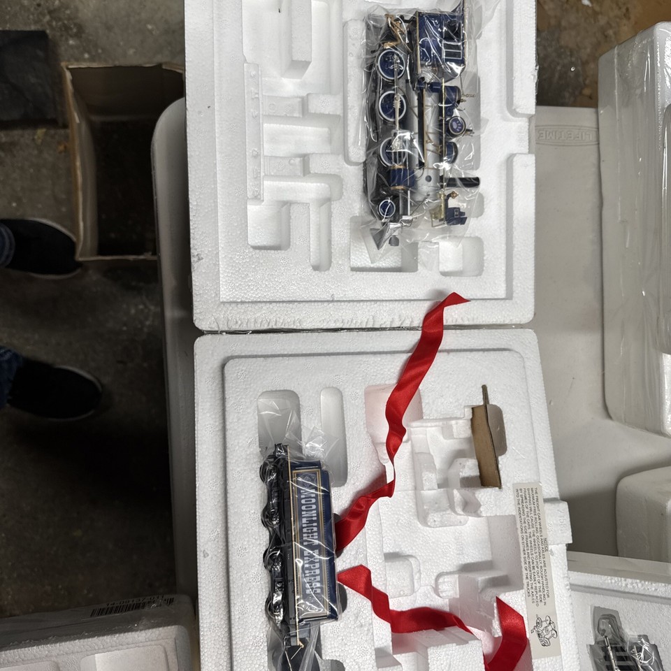 Bachmann Hawthorne Village Moonlight Express Silver Moon Train Set 8 ...