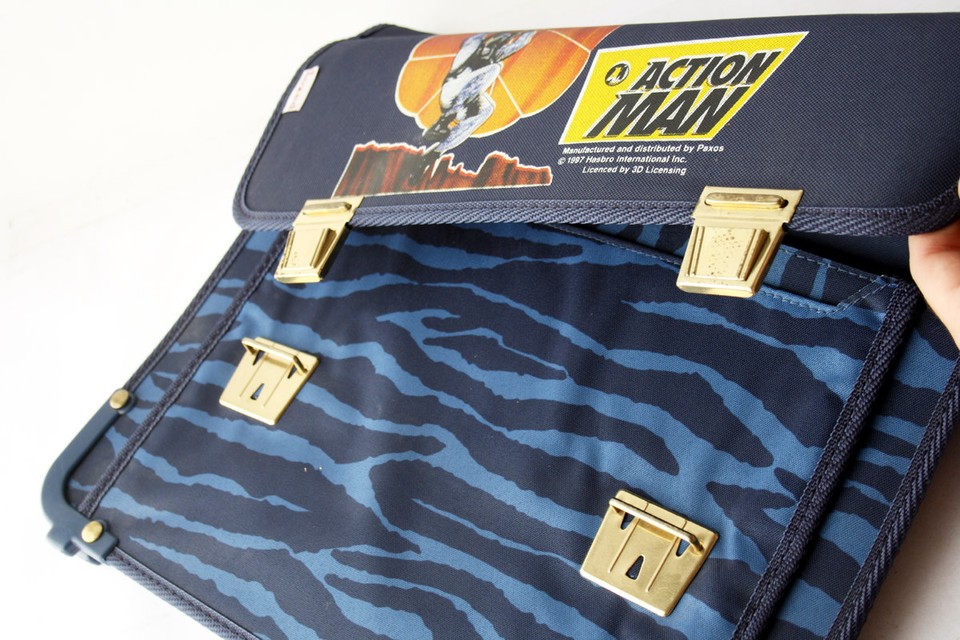 RARE VINTAGE 1997 ACTION MAN PARATROOPER SCHOOL BAG BACKPACK PAXOS ...