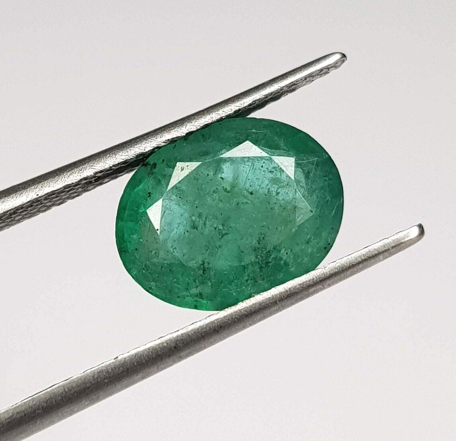 Émeraude naturelle 2,89 carats Zambie Earthmine Emerald Forme ovale ...