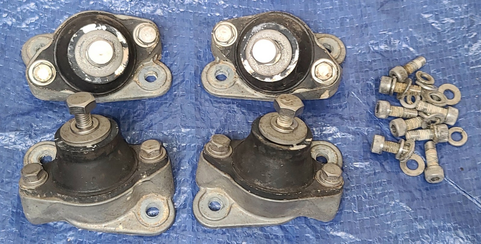 4 Kawasaki JS 440 550 550sx Engine Motor mounts rubber dampers Jet Ski ...