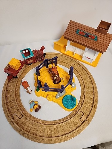 Fisher-Price GEO TRAX Rope n Ride Ranch COMPLETE - Stable Bucking Bull ...