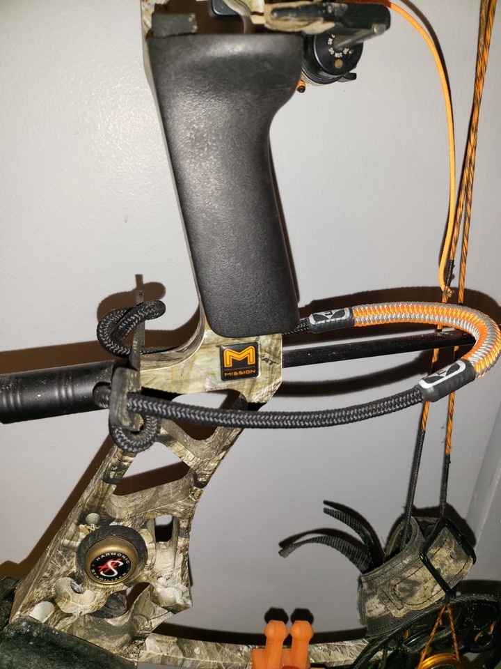 Mission Ballistic Compound Bow 29” 50 -70 Lbs Shrewd Grip | eBay