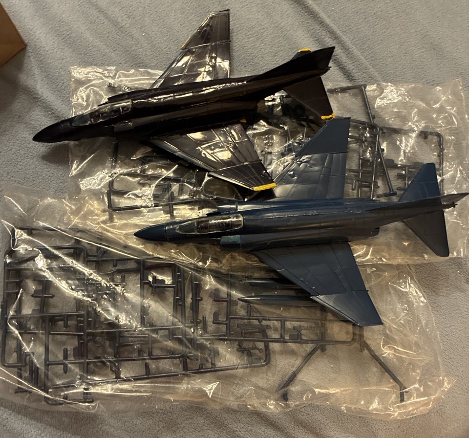 Revell US Navy’s ‘Blue Angels’. F-4J. 1/72. #H-186. | eBay