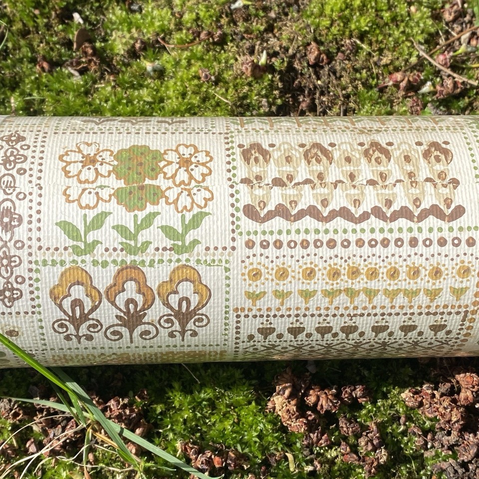 Vintage Wallpaper Rolls 36’ 4 Rolls Green Brown Floral Small Print ...