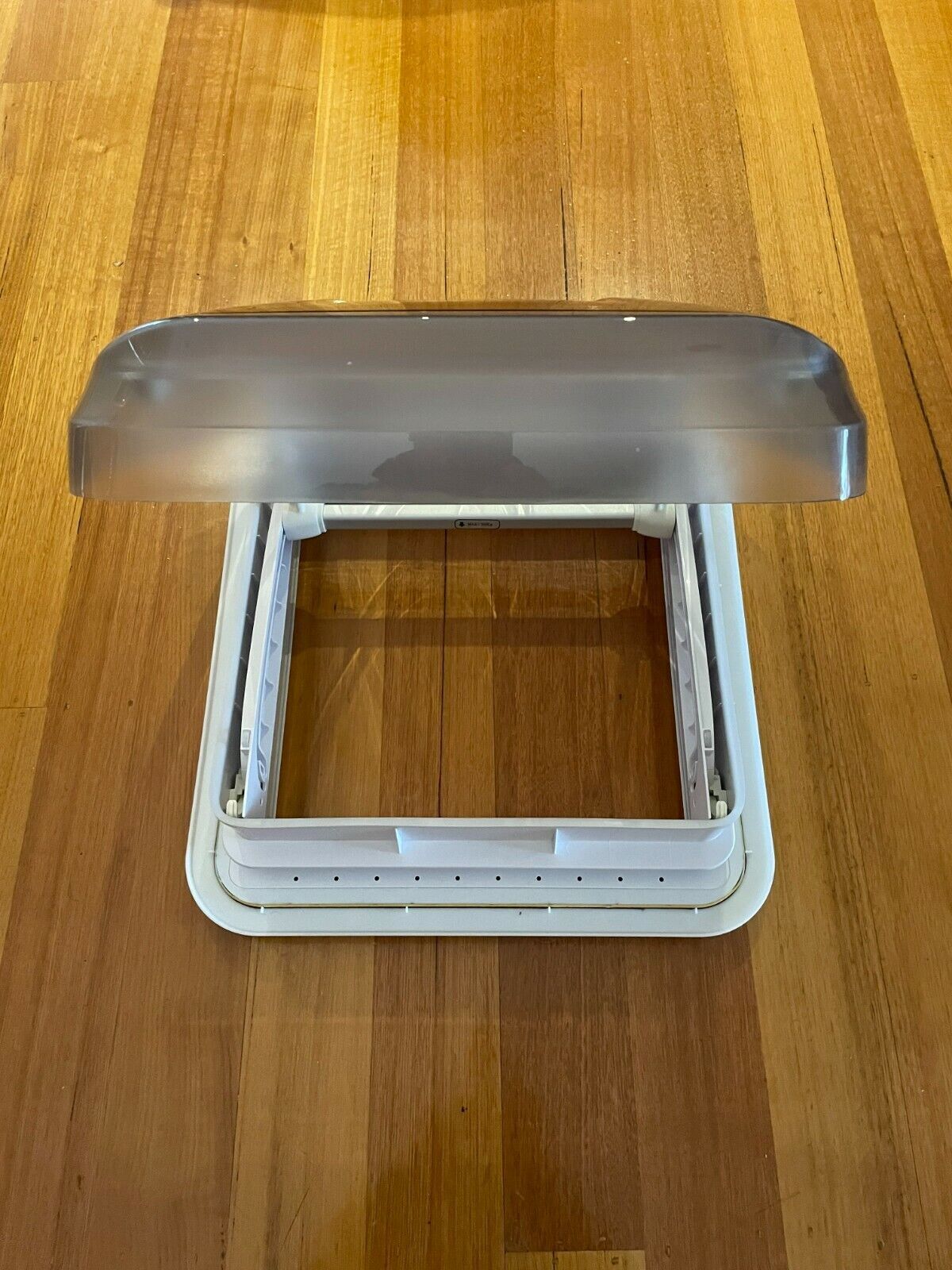 CARAVAN MOTORHOME RV ROOF HATCH SKYLIGHT 400X400 WITH BLIND AND LED ...