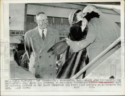 1955 Press Photo John Eisenhower watches President Eisenhower kiss his wife, DC | eBay