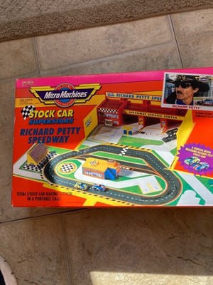 Richard Petty Race Team Micro Machines Stock Car Set - -Nascar - | eBay
