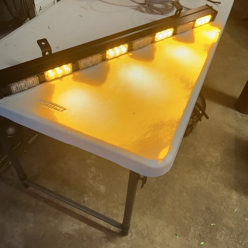 WHELEN DOMINATOR 8 TIR3 SUPER-LED 30” TAD8 AMBER WITH TRAFFIC ADVISORY ...