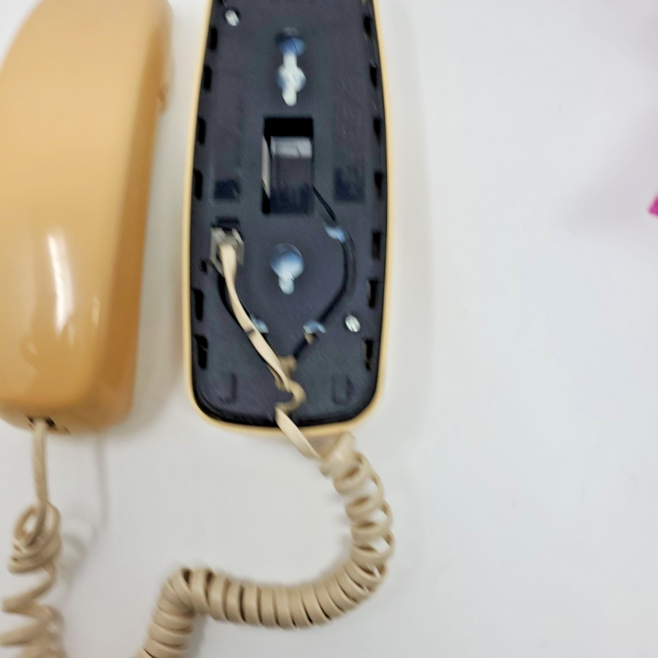 Vintage Beige Tan Princess Touch-Tone Phone AT&T 210 Trimline Telephone ...