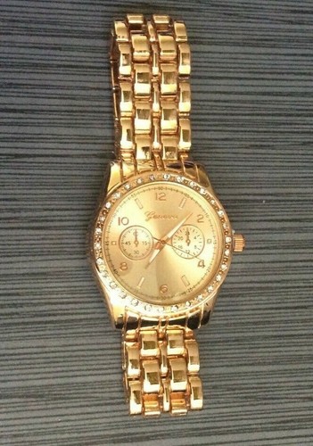 Geneva Crystal Rose Gold Women's Watch Round Dial Crystal Hours Linked ...