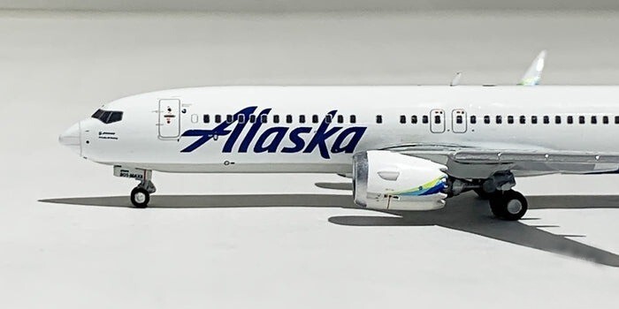 B737 MAX 8 ALASKA AIRLINES REG: N801AK - GEMINI JETS GJASA2273 1/400 ...