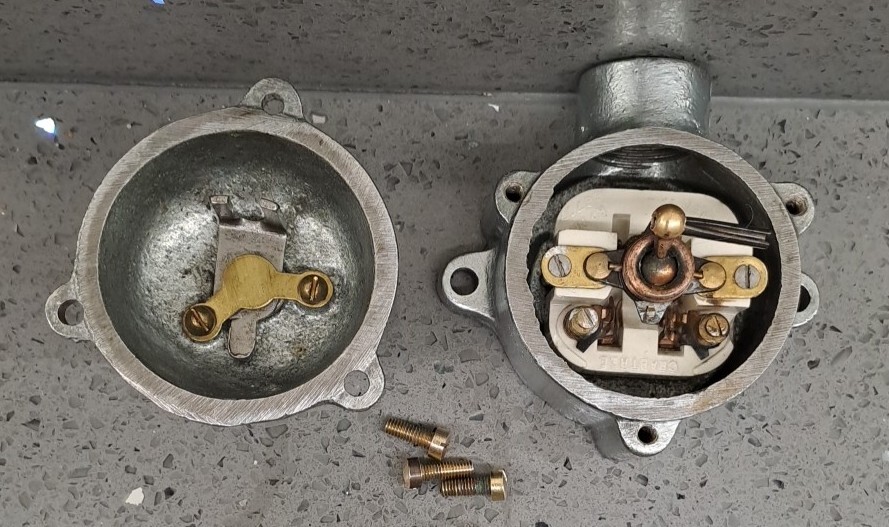 VINTAGE WALSALL FLAME PROOF SINGLE GANG LIGHT SWITCH INDUSTRIAL ...