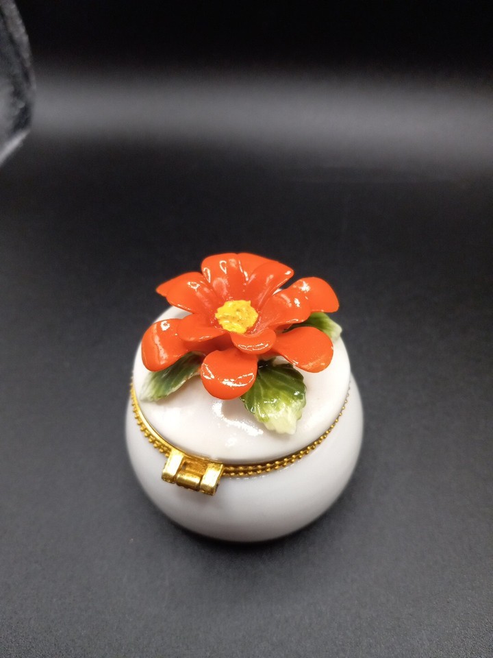 Vintage Floral Trinket Box Ceramic 3-D Flower Design On Hinged Lid | eBay