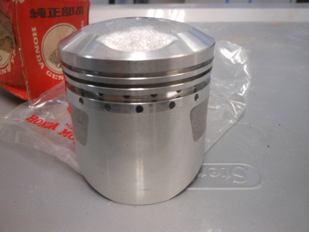 NOS OEM HONDA C77 CA77 DREAM PISTON 13101-266-010 60mm for sale online ...