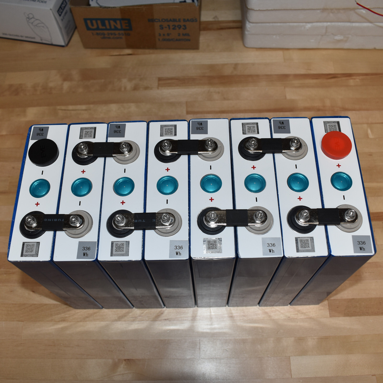 DIY 2.7kWh 24V Battery Bank LiFePO4 LFP Battery Bank 8x 105Ah cells w ...