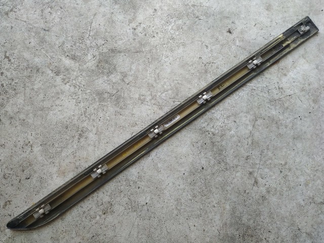 06-09 MERCEDES W251 R350 R500 REAR LEFT DOOR MOLDING TRIM PANEL ...