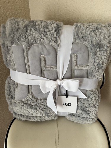 UGG Home Collection Bliss Sherpa Sandshell Throw 50x70 New with Tags | eBay