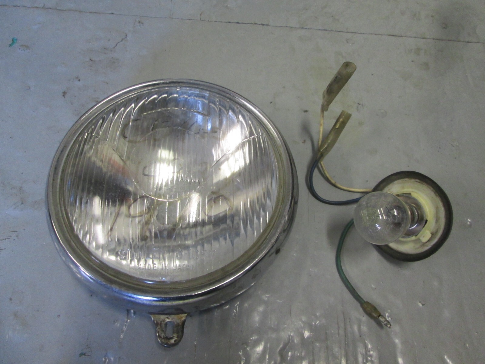 VINTAGE HONDA HEADLIGHT STANLEY LENS 6.1057 / REFLECTOR 6.1073 DONOR ...