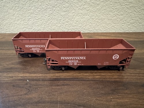 2 Athearn HO Scale Pennsylvania Railroad (PRR) 2 Bay Hoppers with Kadee ...
