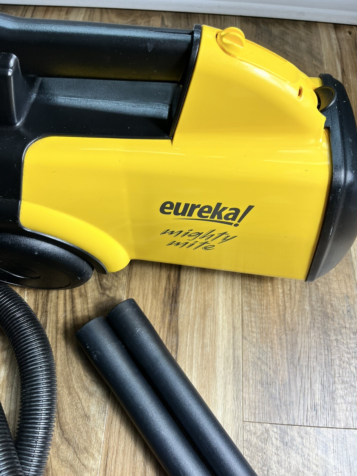 Eureka Mighty Mite Yellow 3670G-4 Canister Vacuum w/ Hose, Wand + Floor ...
