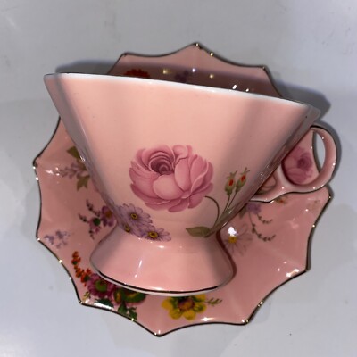 Cups & Saucers - Scalloped Tea Cup