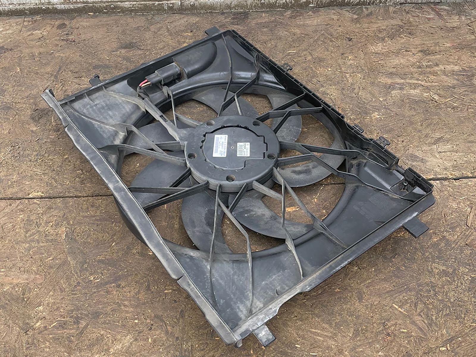 2010 - 2016 Mercees Benz E Class W212 Radiator Fan Shroud Electric ...