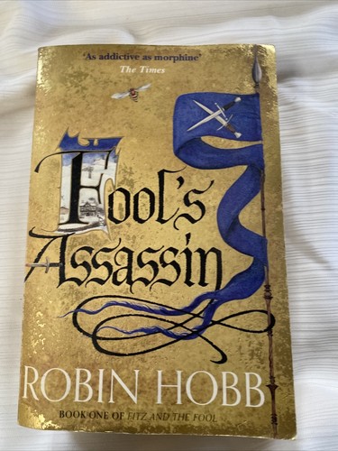 Fool's Assassin (Fitz and the Fool, Book 1) by Robin Hobb (Paperback ...