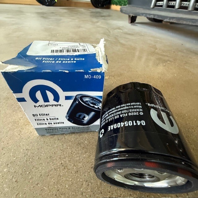 (1) Genuine OEM Mopar Primary Engine Oil Filter Chrysler Jeep Dodge ...