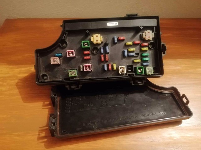 56049719an 2006 Chrysler PT Cruiser TIPM Totally Integrated Power ...