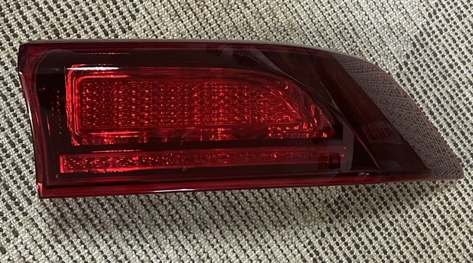 NOS 2021-2024 KIA CARNIVAL LXS REAR RIGHT PASSENGER SIDE TAIL LIGHT ...