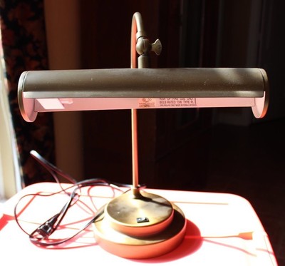 OTTLITE DESK LAMP LIGHT ANTIQUE BRASS NOT WORKING FOR PARTS ONLY MODEL ...