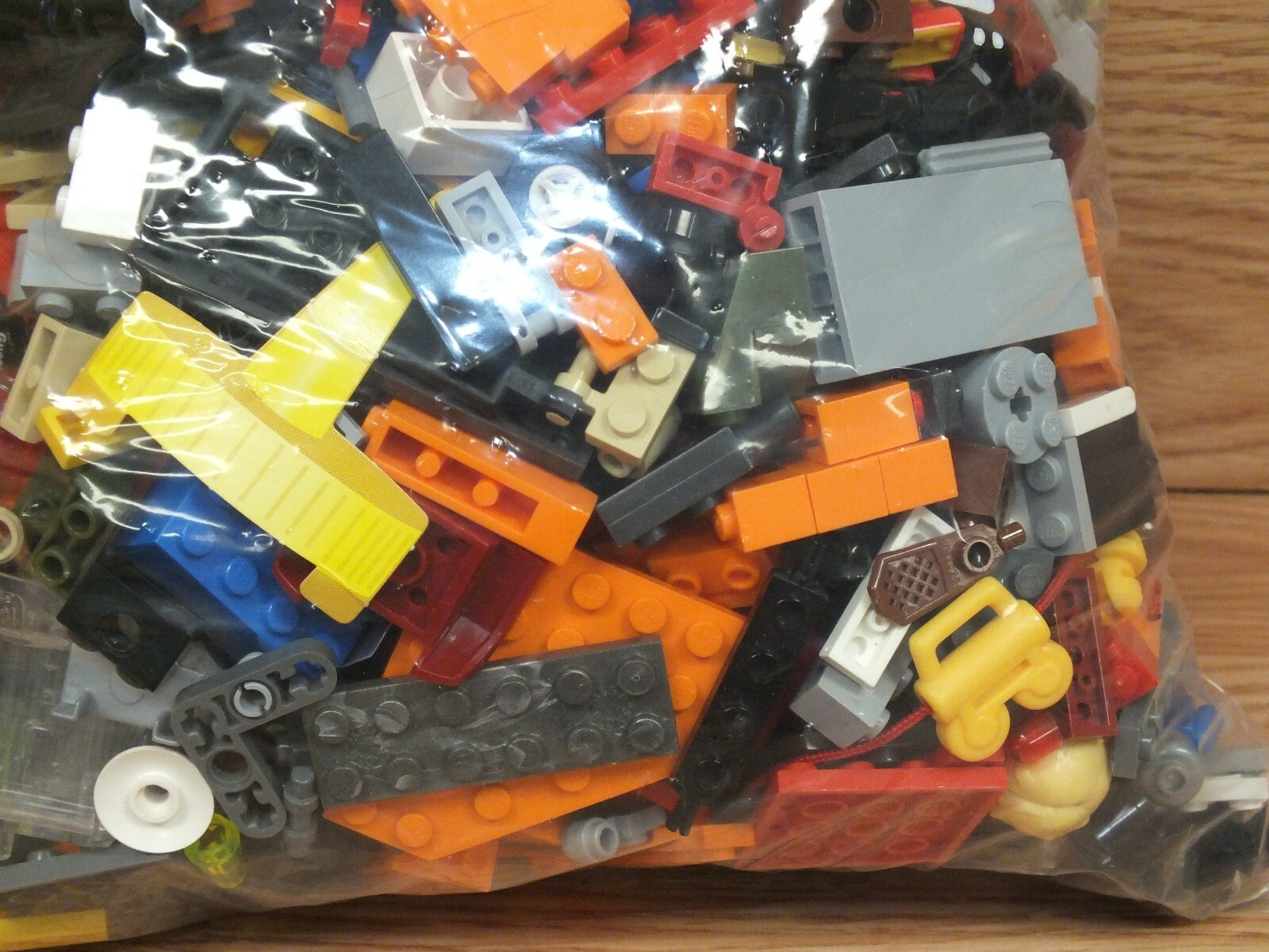 Random Mixed 2.5 Pound Bag of Legos Mini Figs & Other Random Small Toys ...
