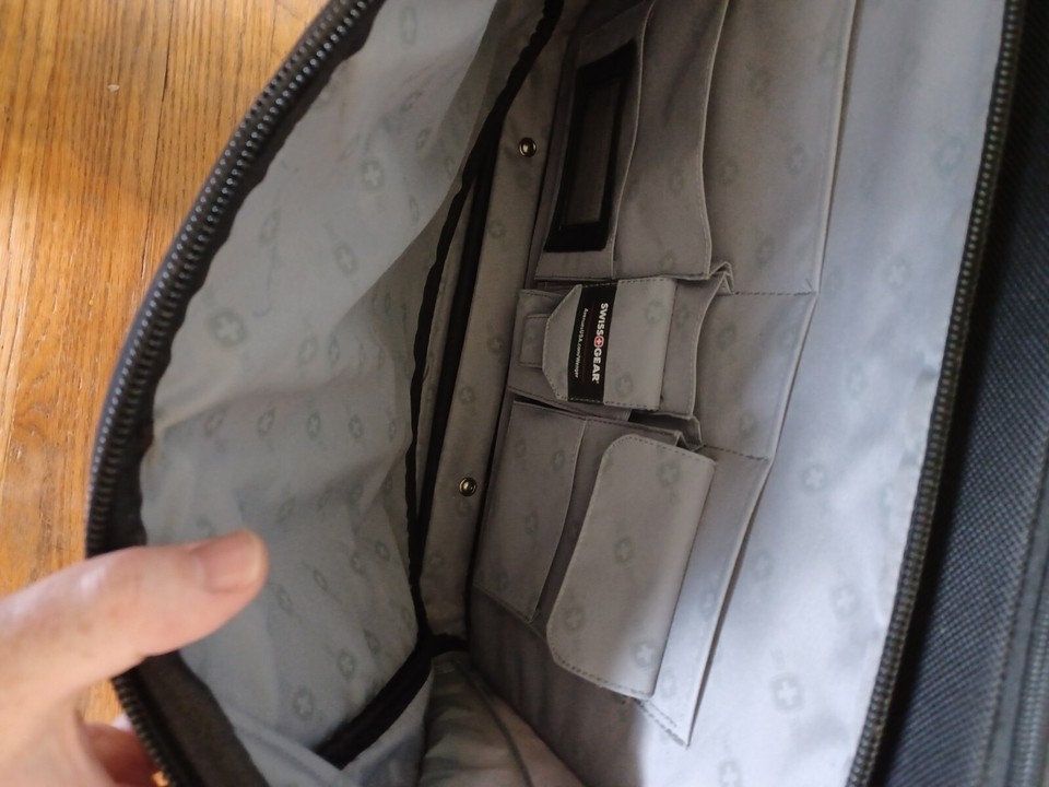 Wenger Luggage Granada Pro 15.6-Inch Wheeled Carry-On - Black - Uline ...