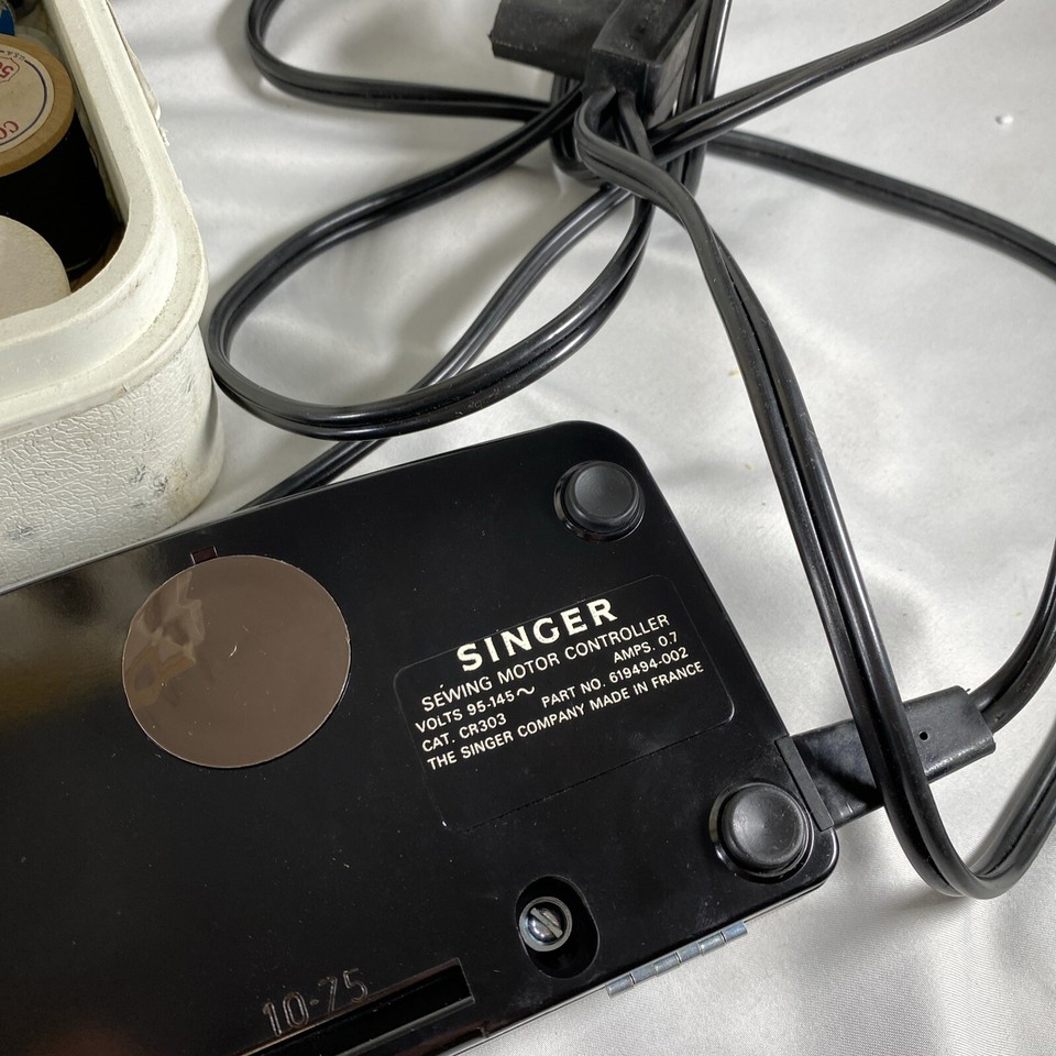 Singer Fashion Mate Model 360 Zig-Zag Sewing Machine w/Pedal, Case ...