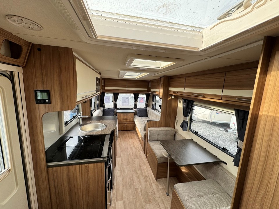 Lunar Quasar 586 Caravan 6 Berth - Fixed Bunk | eBay UK