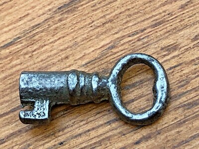 Locks & Keys - Wire Bow