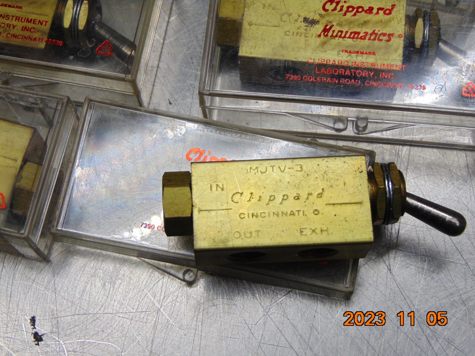 Clippard MJTV-3 1/8" 3-Way Toggle Valve Nickel-Plated Steel for sale ...