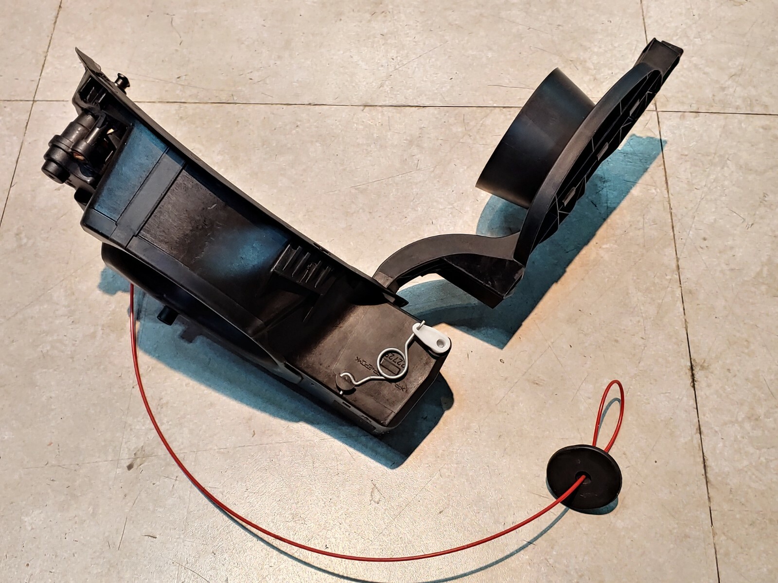 2013-2016 Maserati Quattroporte M156 Genuine Fuel Filler Neck Base ...