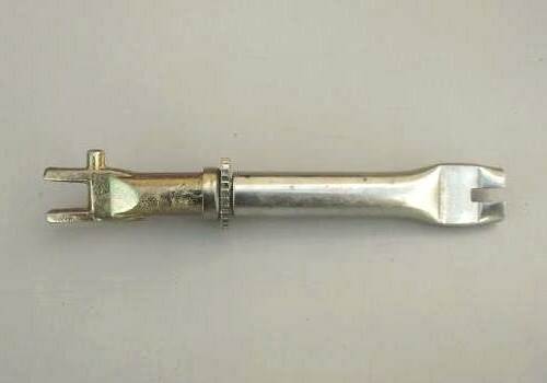 47062-60011 Toyota Strut set, parking brake shoe, rh 4706260011, New ...