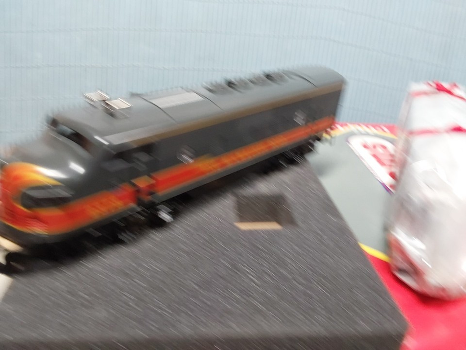 Williams O Milwaukee Road F3 Twin Diesel Powered & Dummy Locomotive Set ...