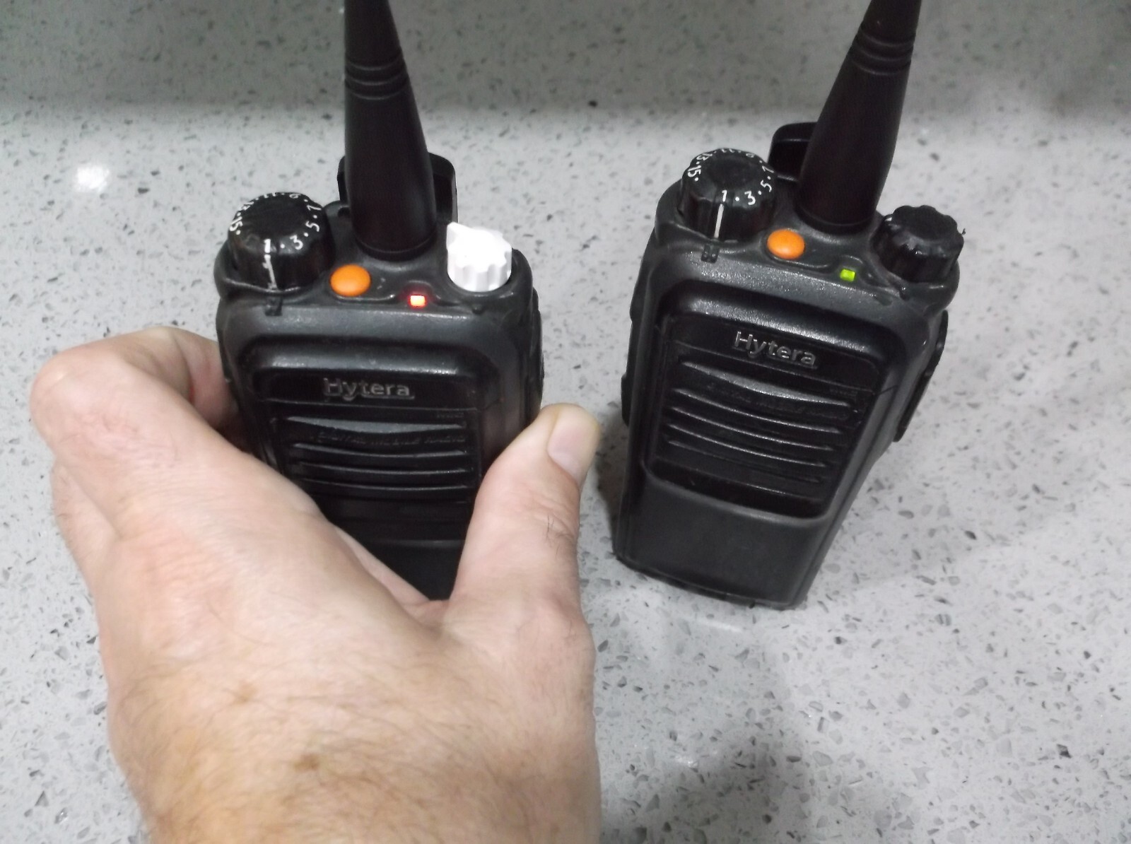 Set+Of+%282%29+HYTERA+PD702+U%282%29+Two+Way+RADIO+UHF+450-520Mhz+W%2F ...