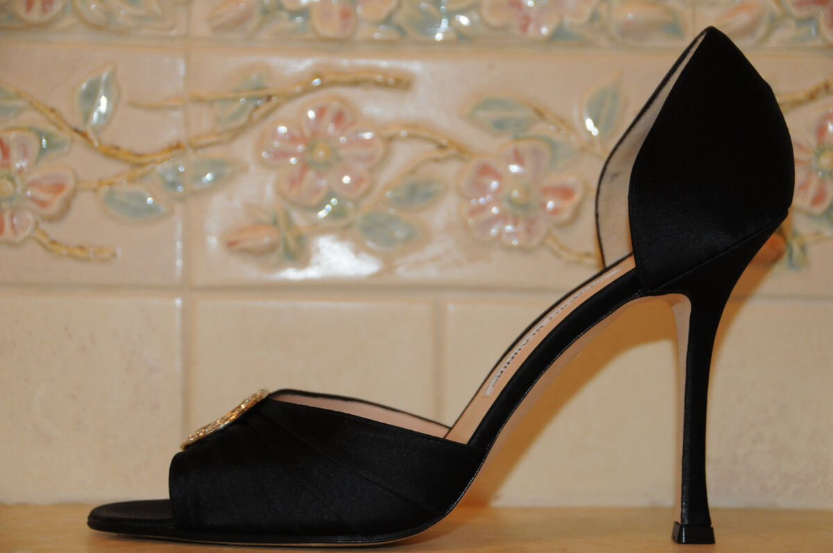 $785 New MANOLO BLAHNIK SEDARABY 105 Black Satin Silver $785 New MANOLO BLAHNIK SEDARABY 105 Black Satin Silver