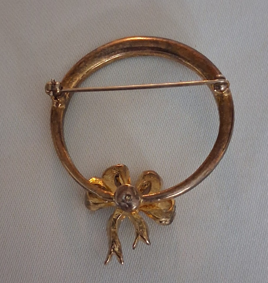 Pretty Vintage Sparkly Brooch Circle with a Bow Secure Pin for Coat ...
