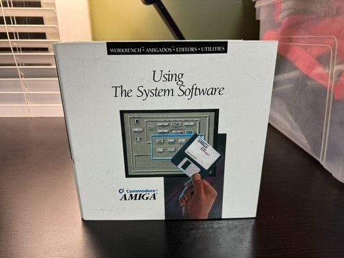 ** Commodore Amiga Using The System Software Manual + Version 2.04 ...