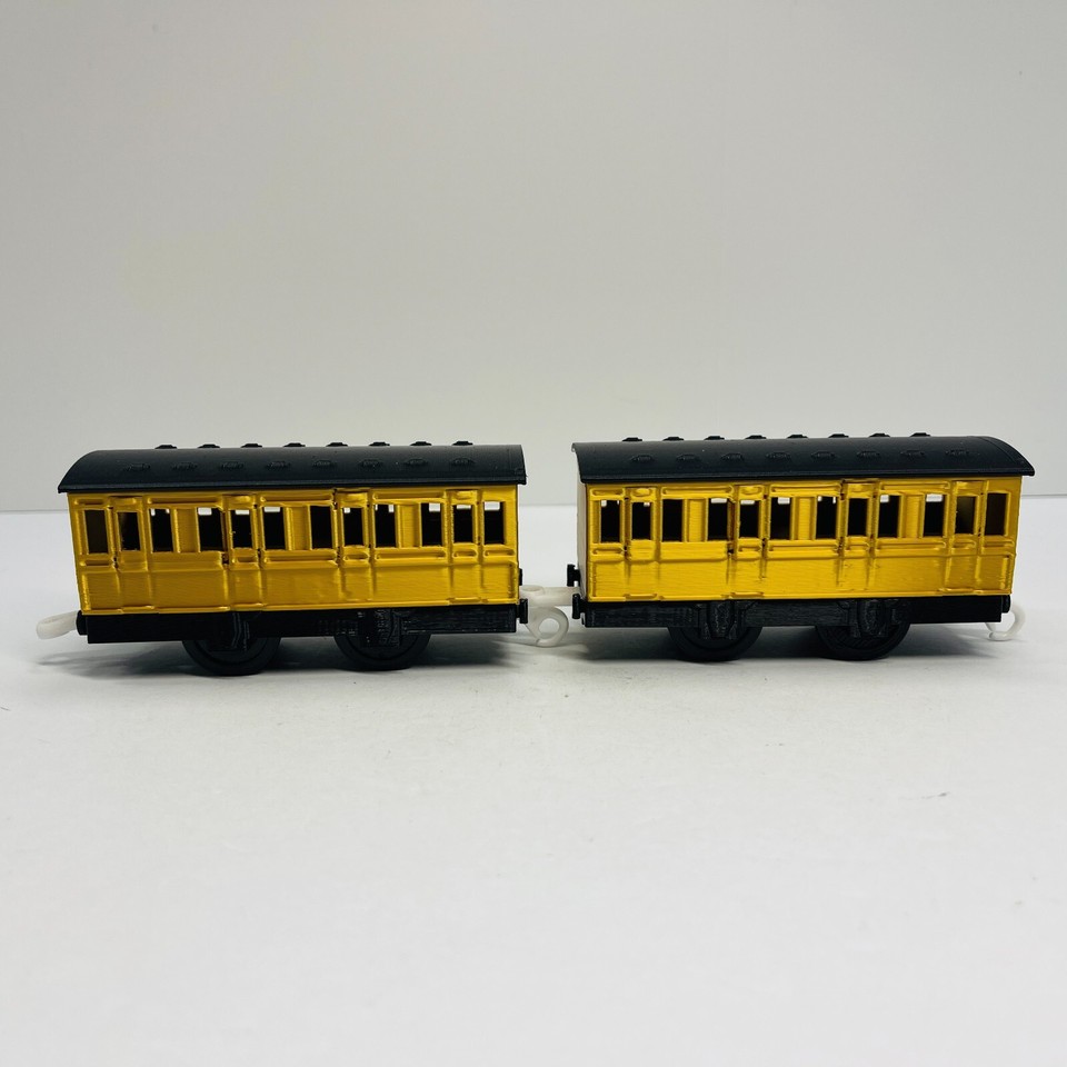 CUSTOM GOLD PASSENGER COACH Trains Works on TrackMaster and TOMY Tracks ...